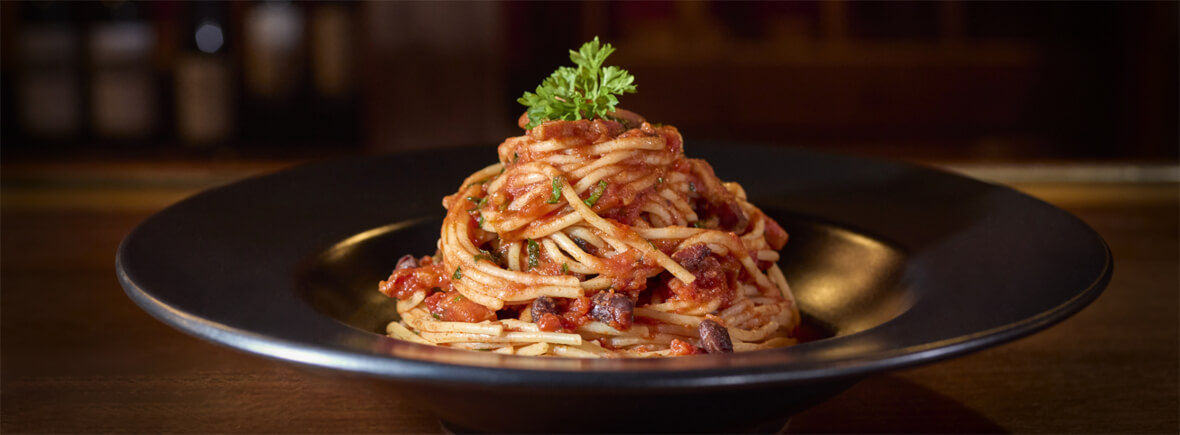SPAGHETTI WESTERN STYLE (WITH BACON AND BEANS) - Adriana